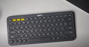 How To Screenshot On Logitech Keyboard K380?