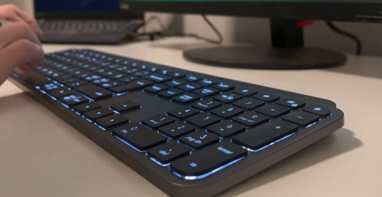 Logitech MX Keys Backlight Not Turning On - talkkeyboard.com